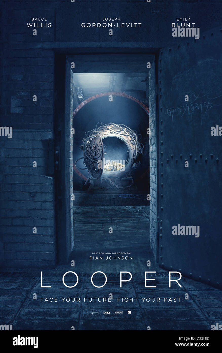 Looper movie poster hi-res stock photography and images - Alamy