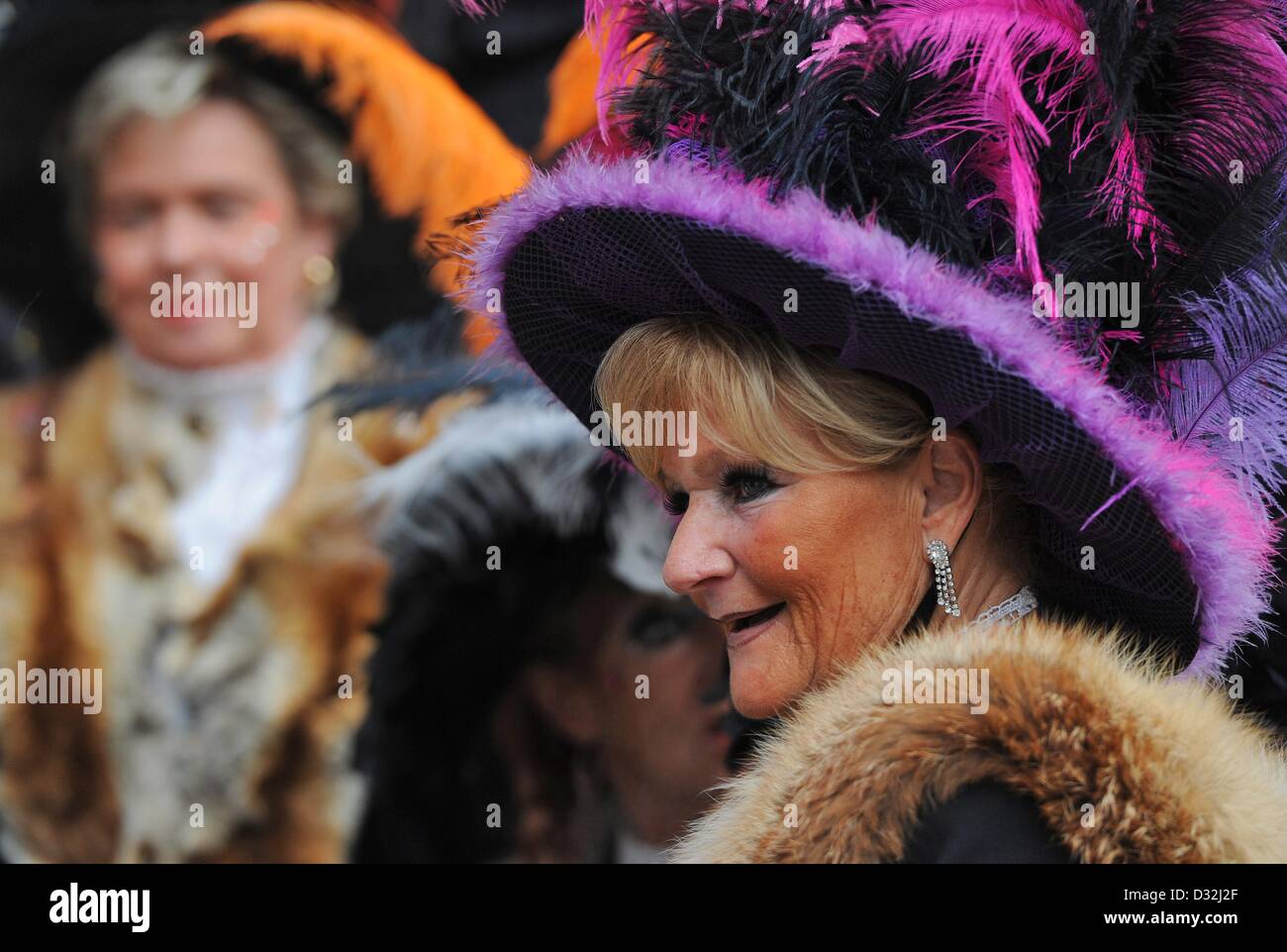 Carnival revelers party in front of the town hall in Duesseldorf ...