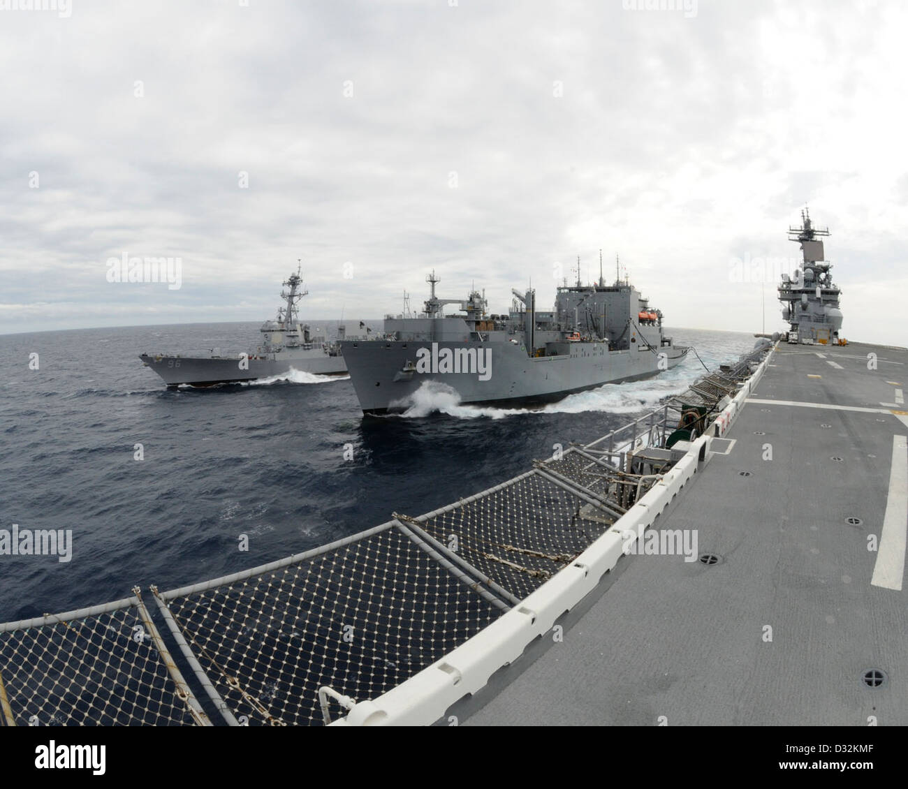 Usns william mclean ake hi-res stock photography and images - Alamy