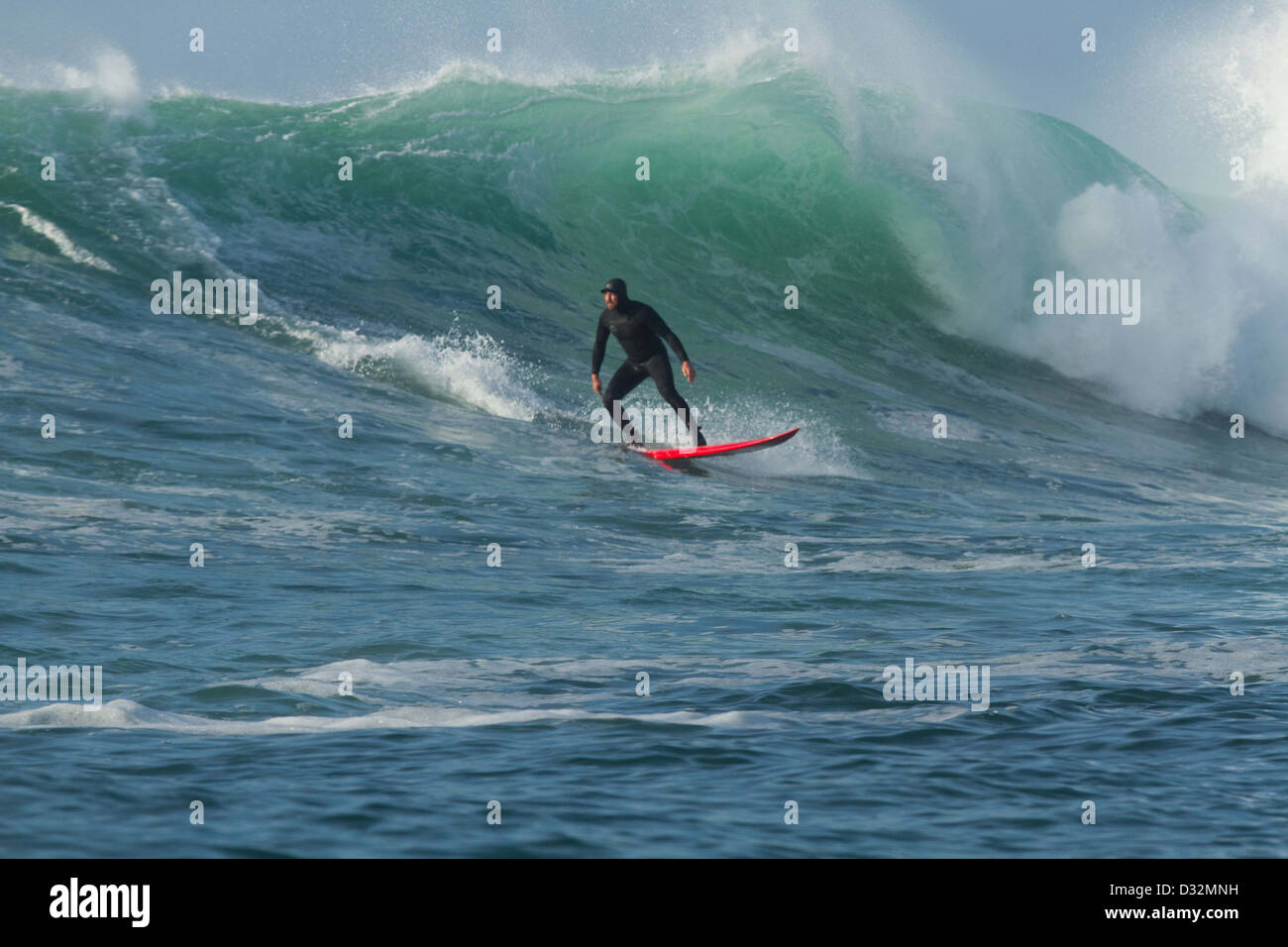 Mavericks wave hi-res stock photography and images - Alamy