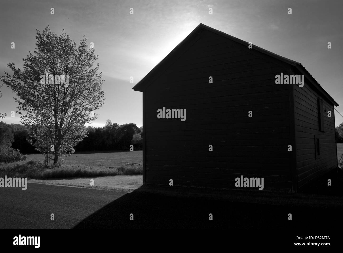 White country barns hi-res stock photography and images - Alamy