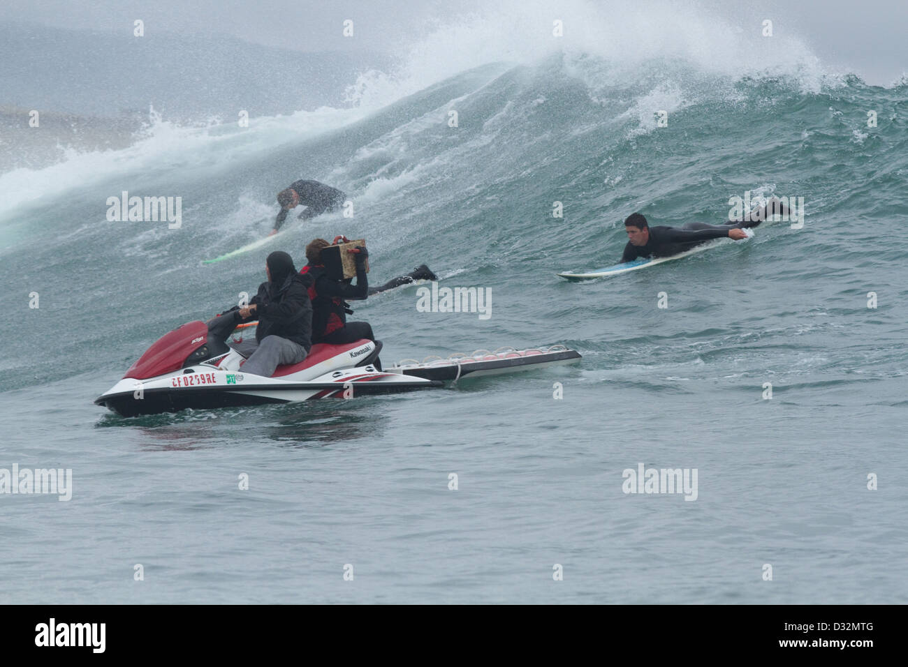 Mavericks wave hi-res stock photography and images - Alamy