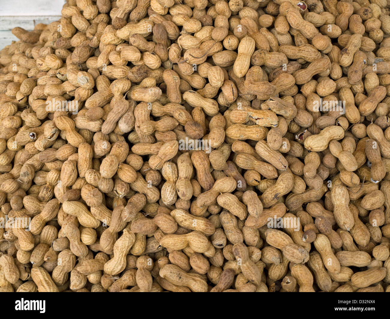 street market - peanuts Stock Photo - Alamy