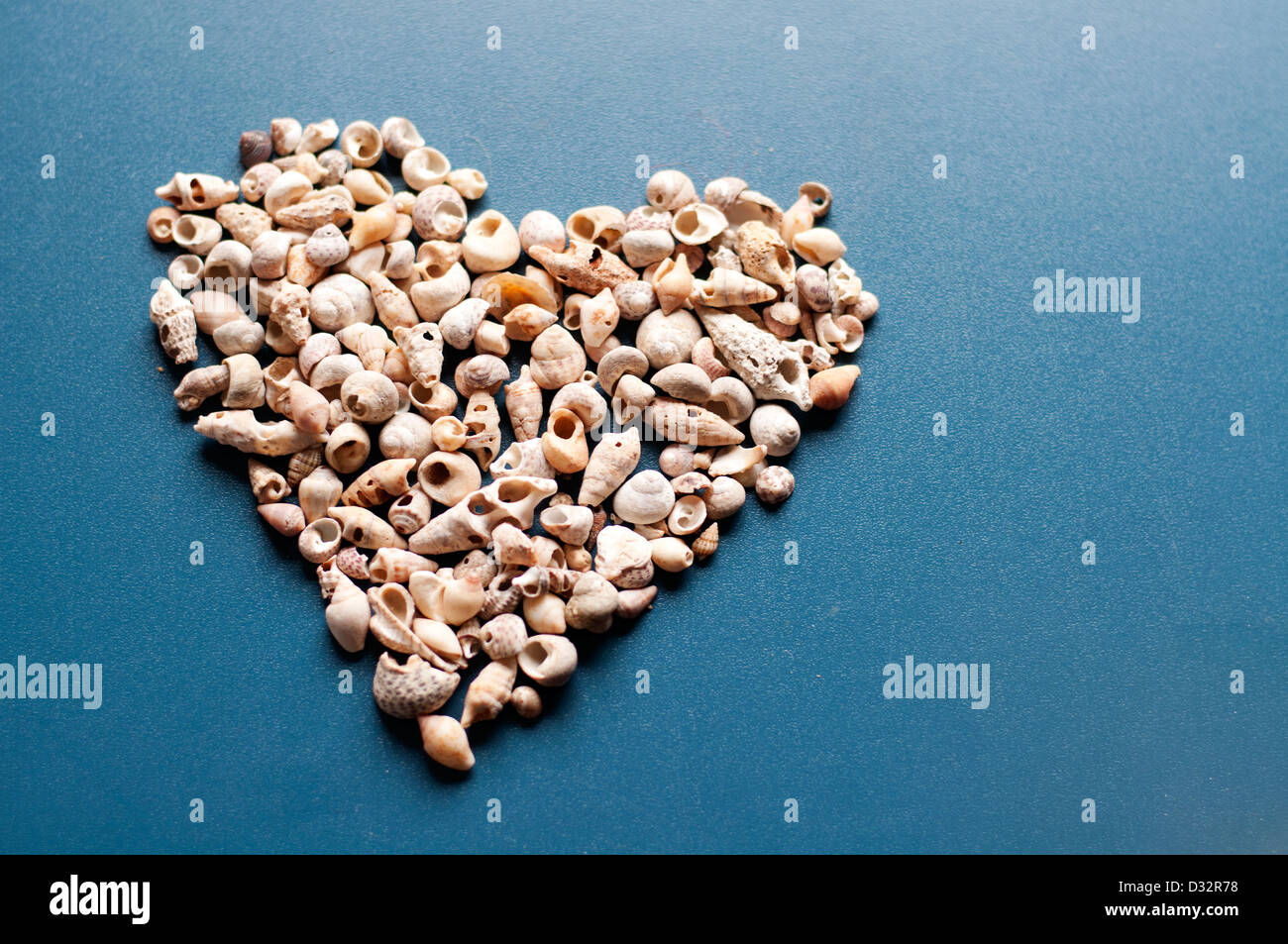 Heart shaped shells hi-res stock photography and images - Alamy