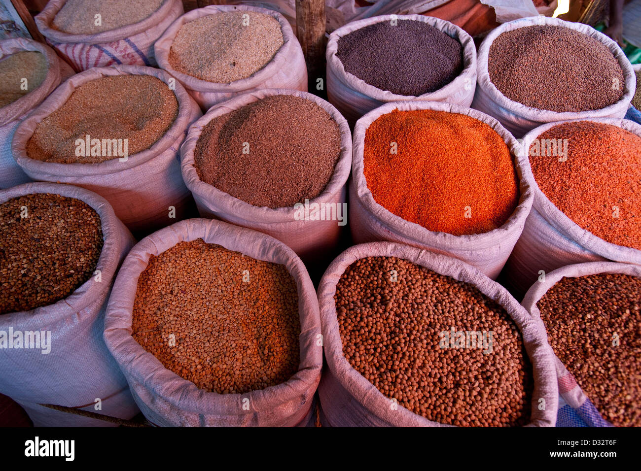 Spices and grains for sale, Covered market, Harar, Ethiopia Stock Photo ...