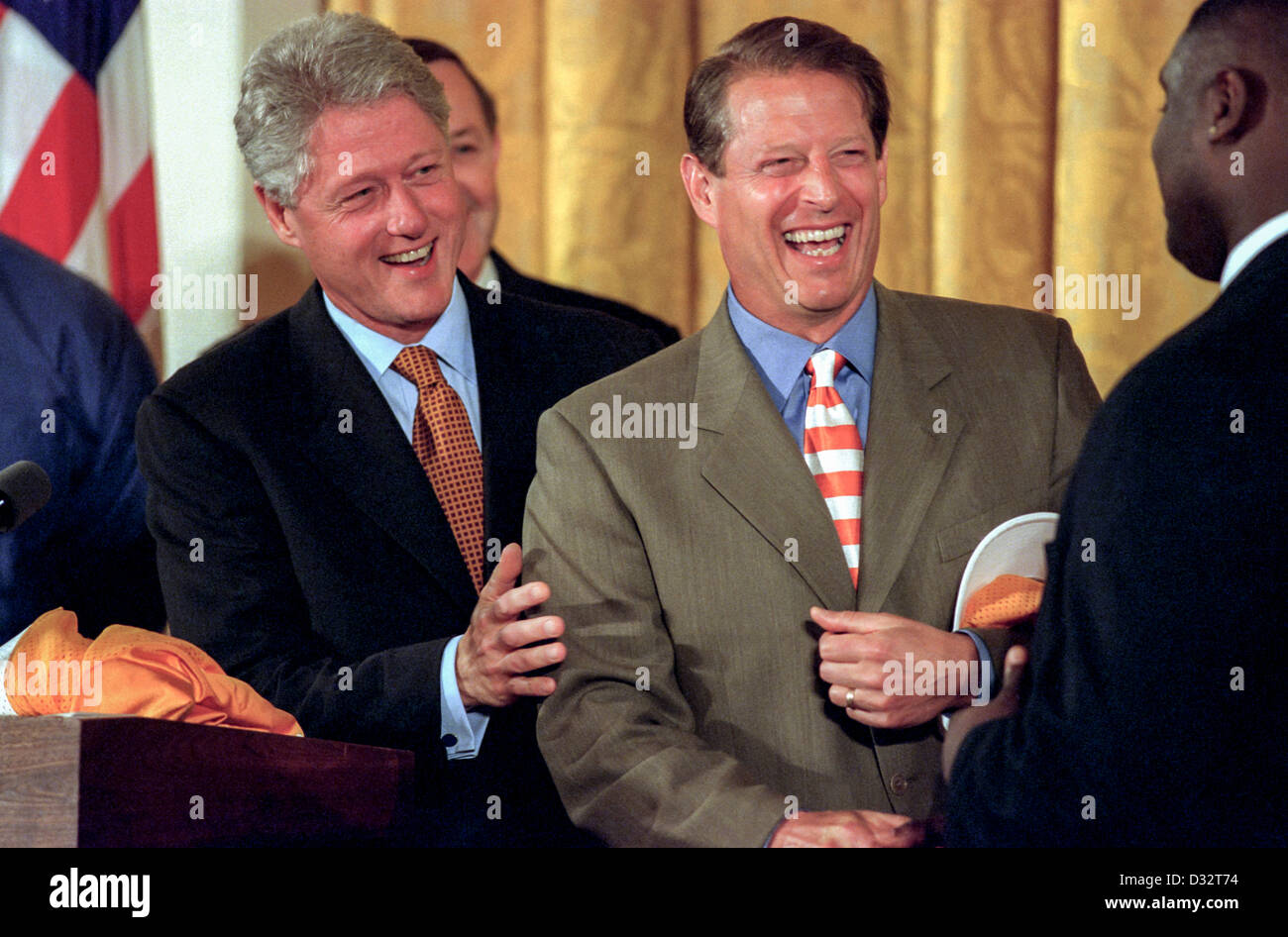 President bill clinton laugh vice president hi-res stock photography ...