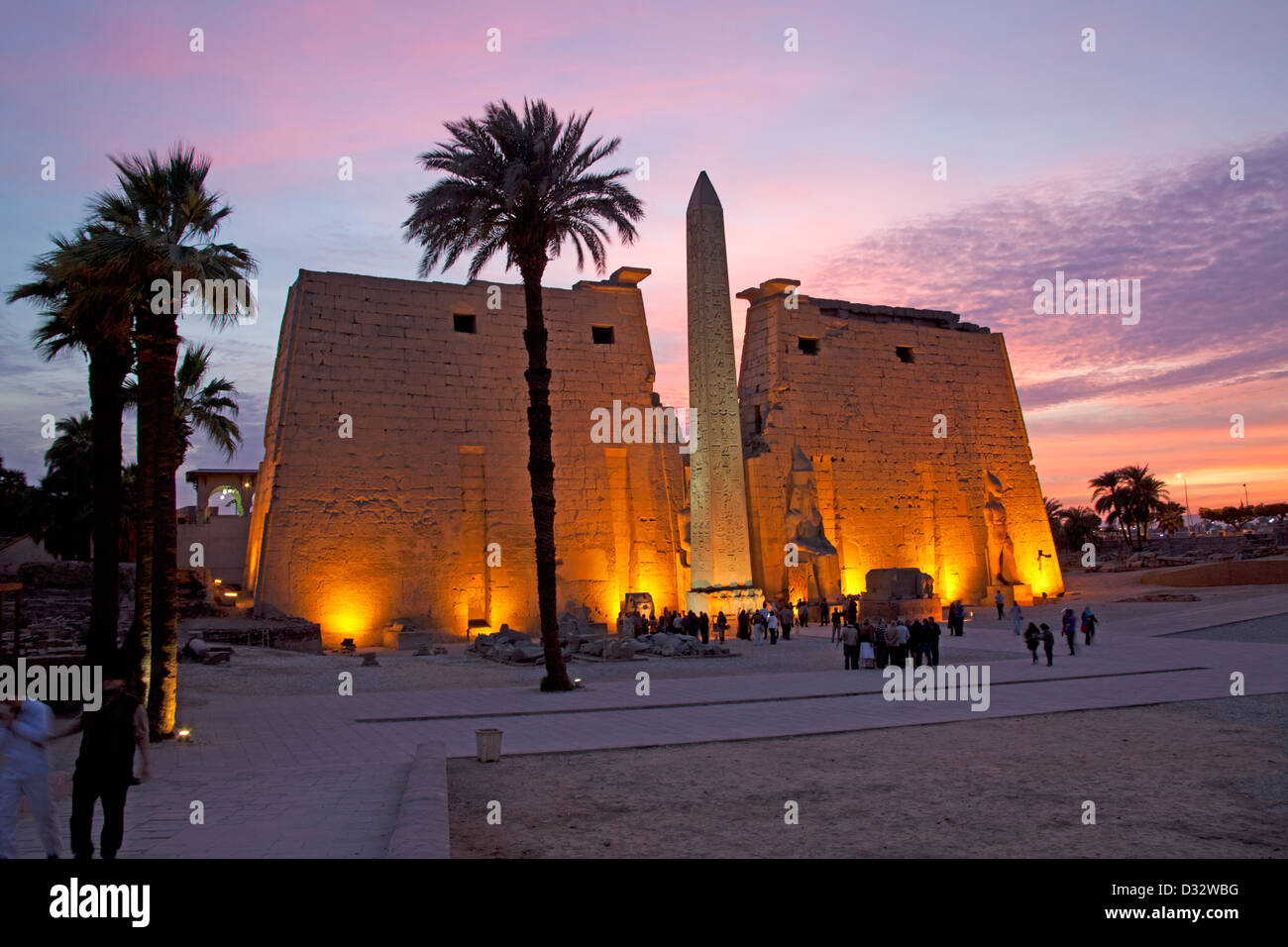 Statue of Ramses 2nd and obelisk by the first pylon built by Ramses ...