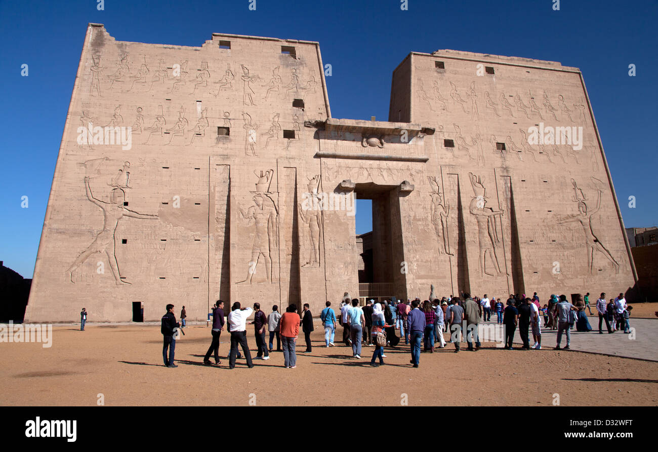 The entrance pylon to the Temple of Horus at Edfu on the River Nile in ...
