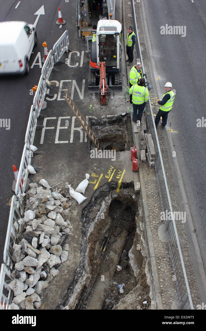 Renewing gas main hi-res stock photography and images - Alamy