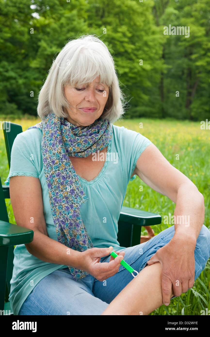 Tick Forceps High Resolution Stock Photography and Images - Alamy