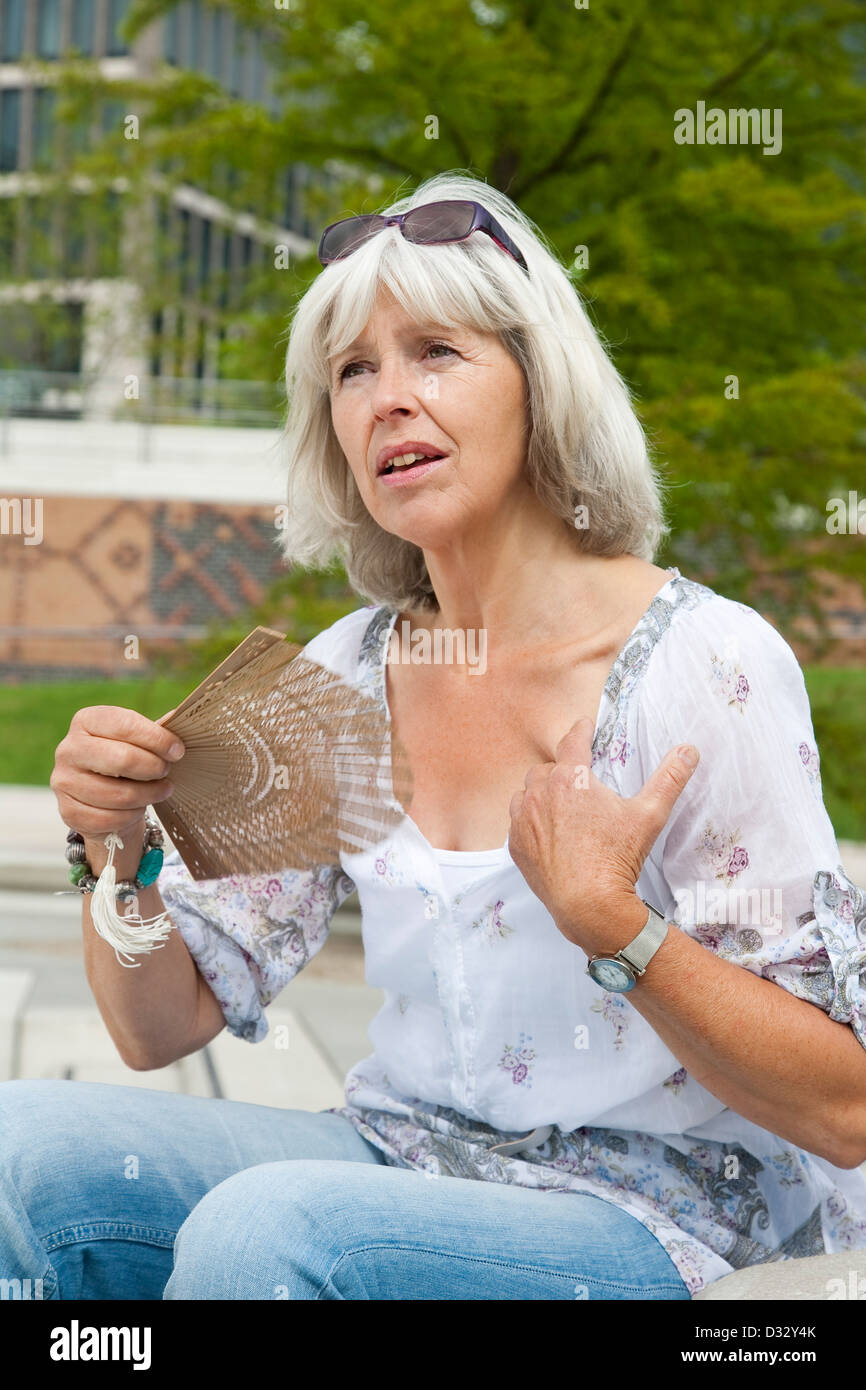 Old age pensioner heat wave hi-res stock photography and images - Alamy