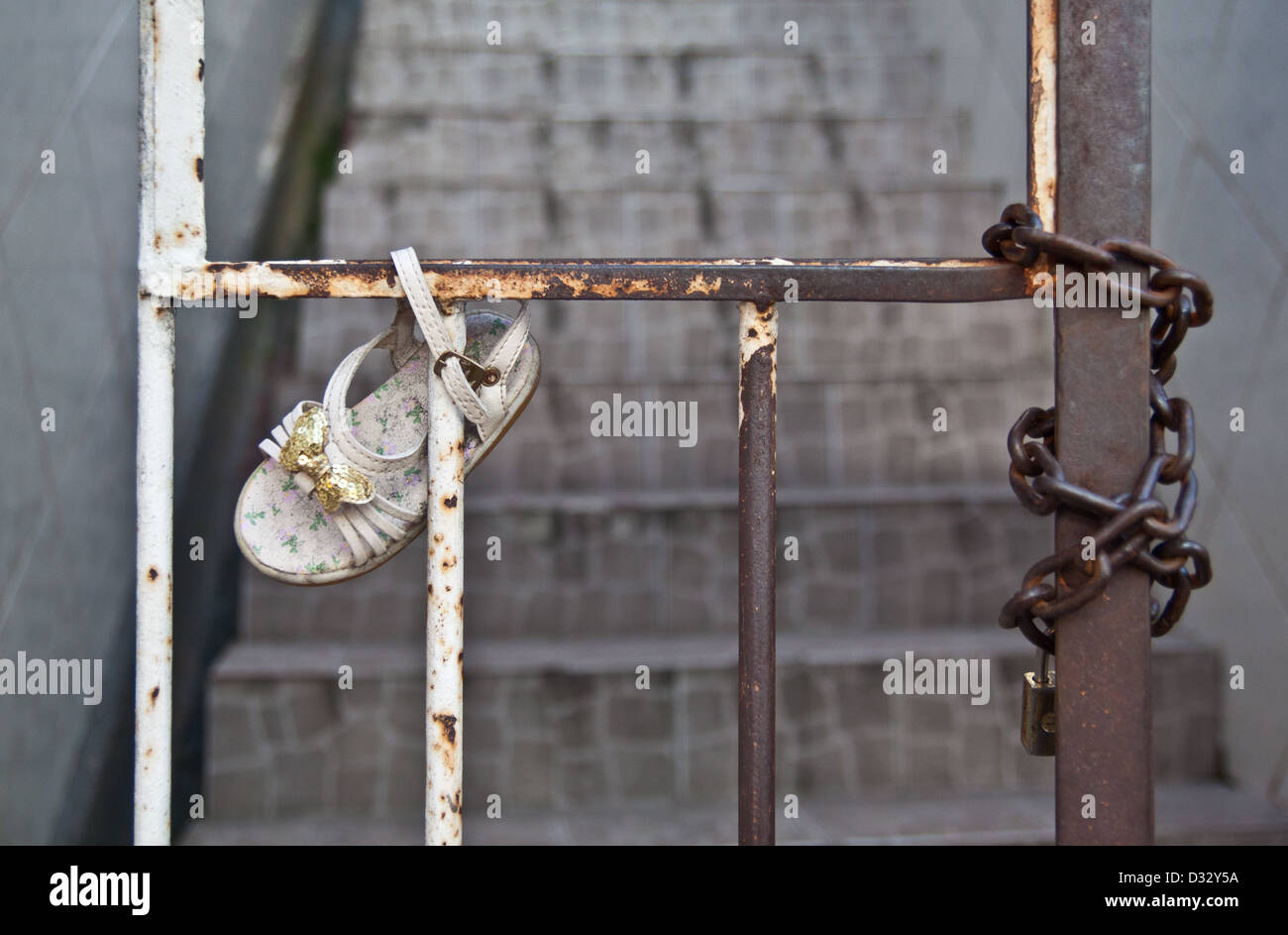 Lost and found hi-res stock photography and images - Alamy