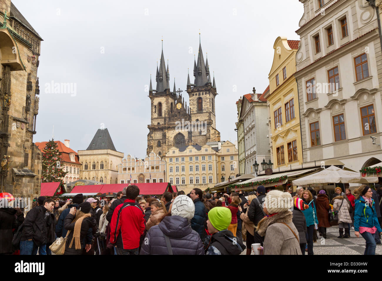 Crowd on old town square in Prague Stock Photo - Alamy