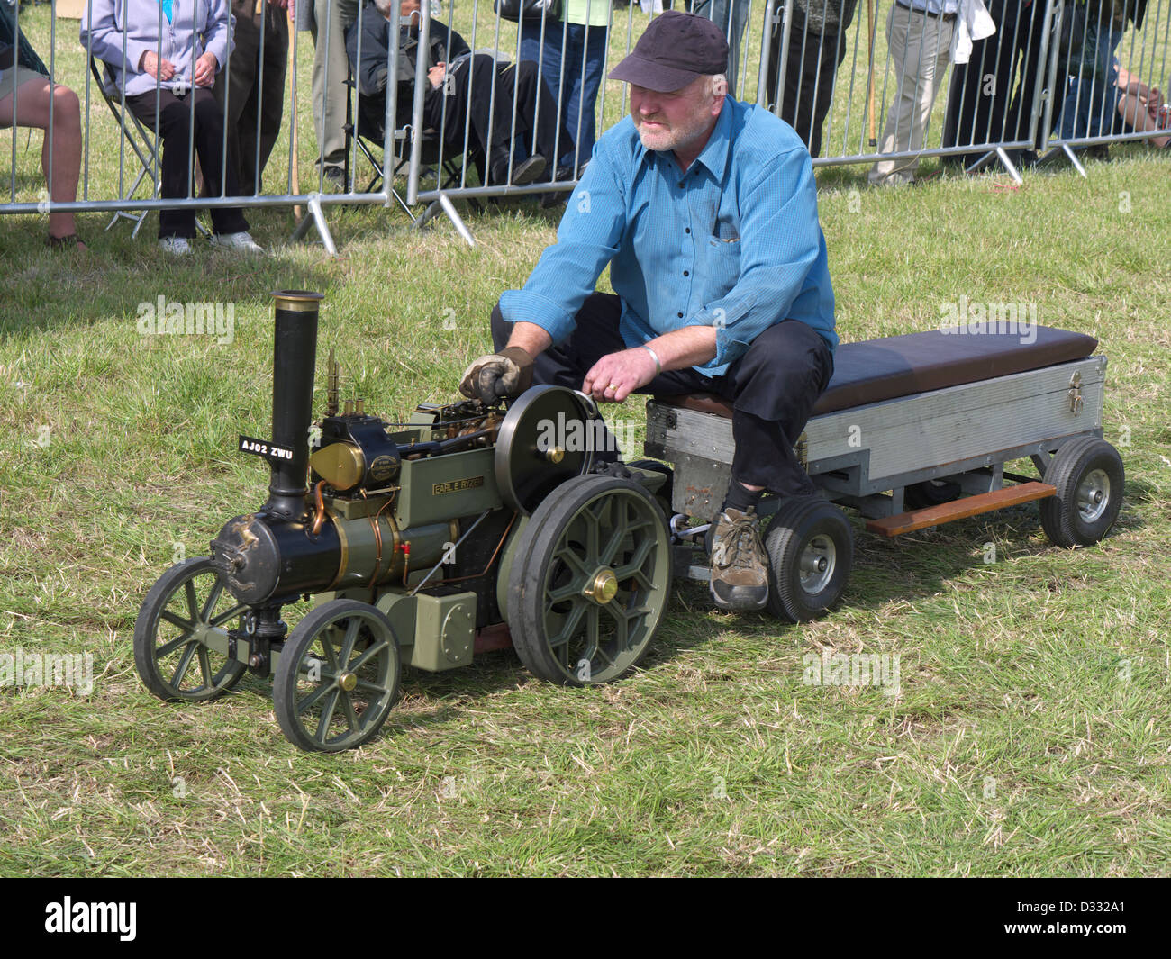 Miniature steam model of an Aveling and Porter traction engine this one ...