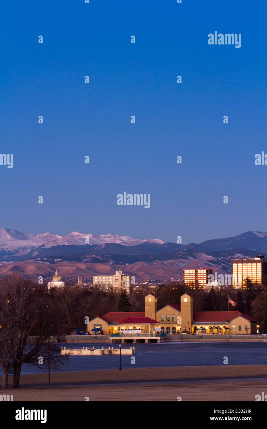 Denver skyline at sunrise in the winter Stock Photo - Alamy