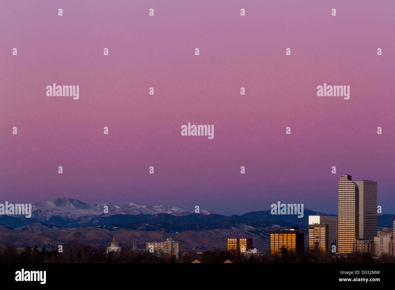 Denver skyline at sunrise in the winter Stock Photo - Alamy