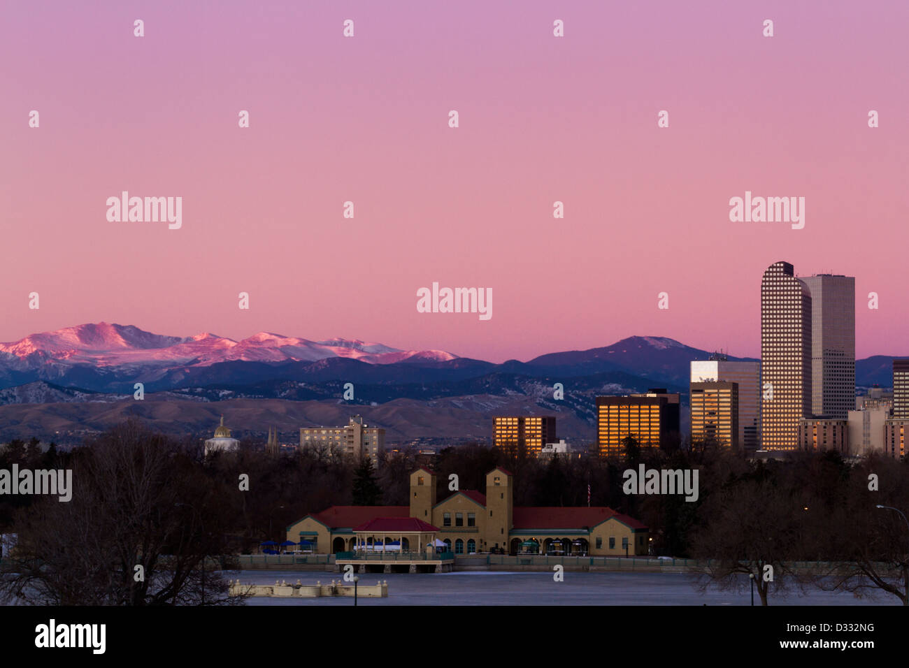 Denver skyline at sunrise in the winter Stock Photo - Alamy