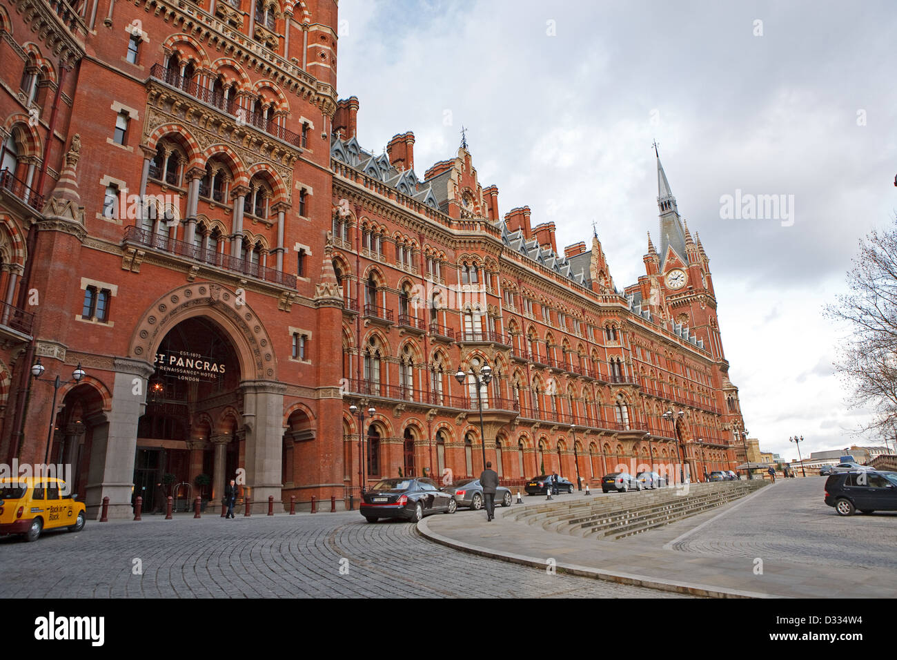 St Pancras International Railway Station in London Stock Photo - Alamy