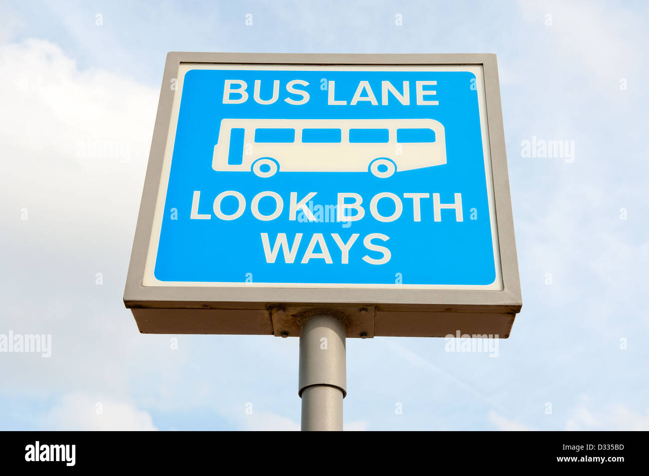 Bus lane sign hi-res stock photography and images - Alamy