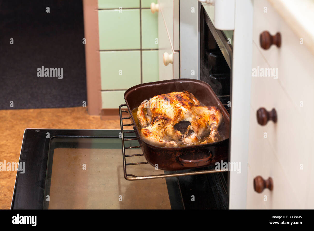 Oven roasted chicken hi-res stock photography and images - Alamy