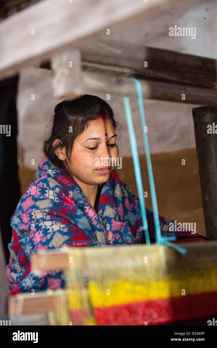Nepal woman clothing loom hi-res stock photography and images - Alamy