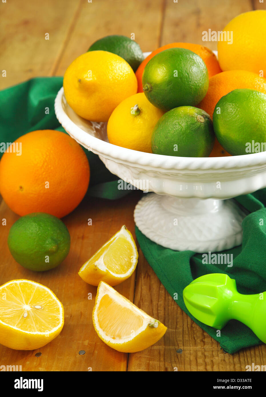 Closeup of mixed citrus fruit hi-res stock photography and images - Alamy