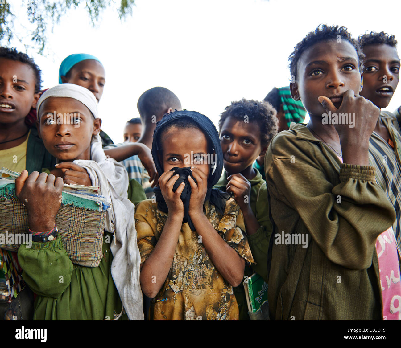Group children making faces hi-res stock photography and images - Alamy
