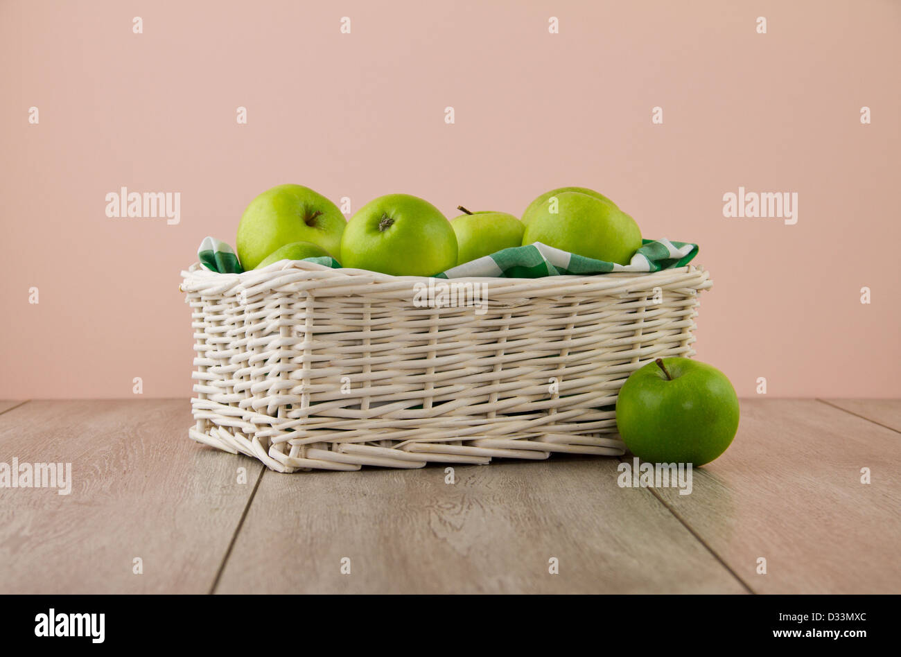 Pink and green apples hi-res stock photography and images - Alamy