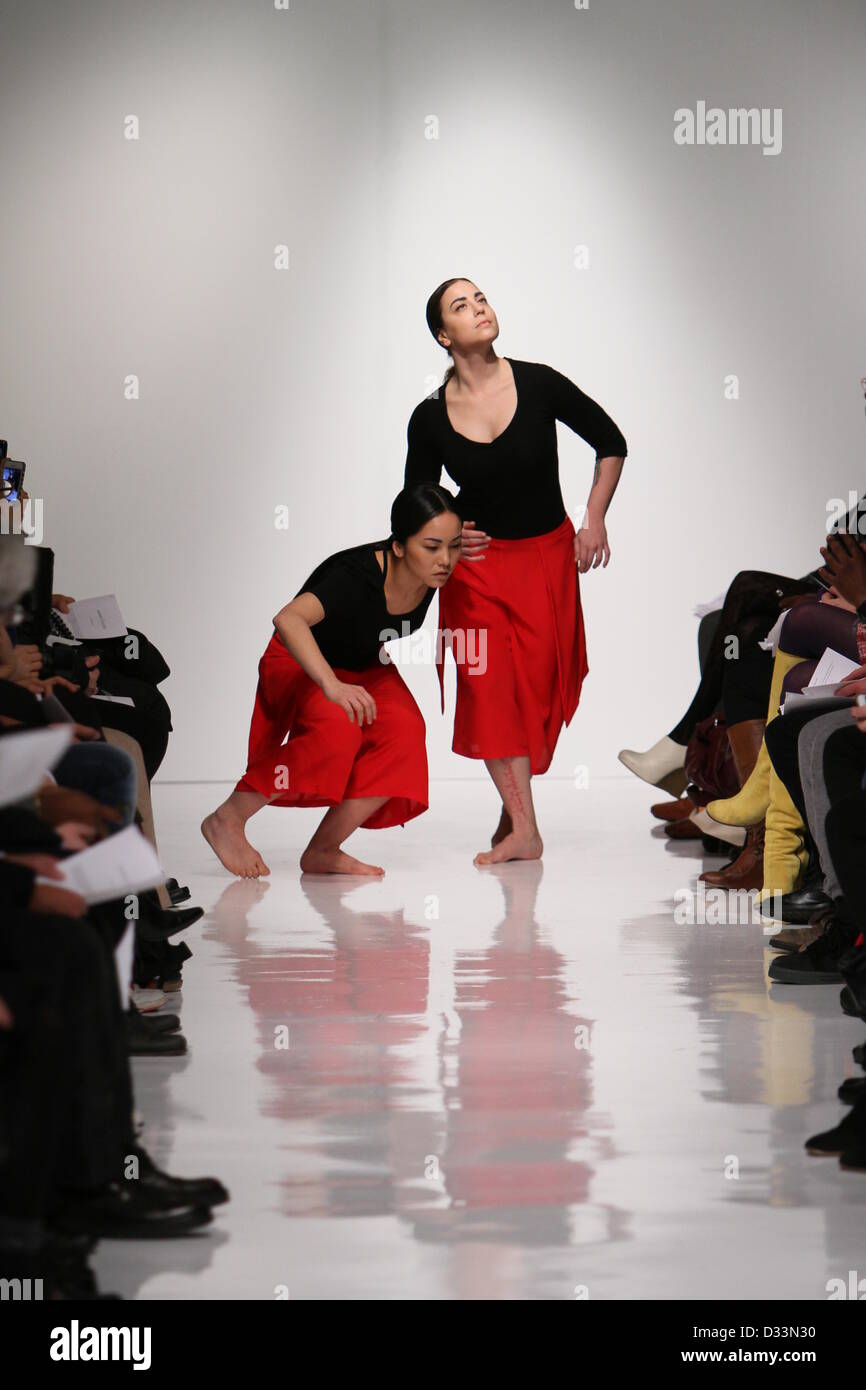 Podium dancers hi-res stock photography and images - Alamy