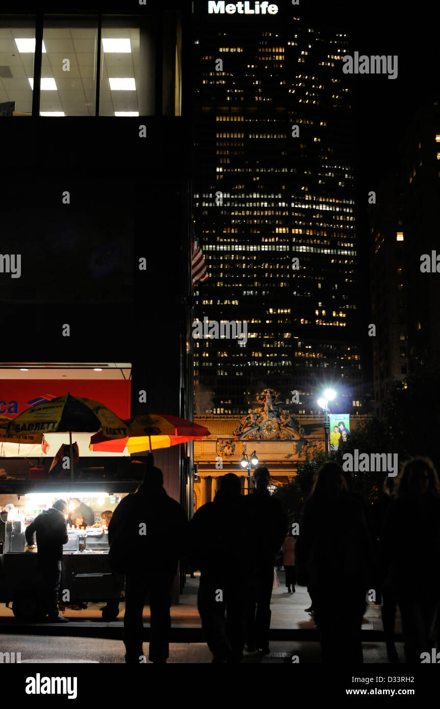 Flash blur motion night-photography of a busy street view on Park ...
