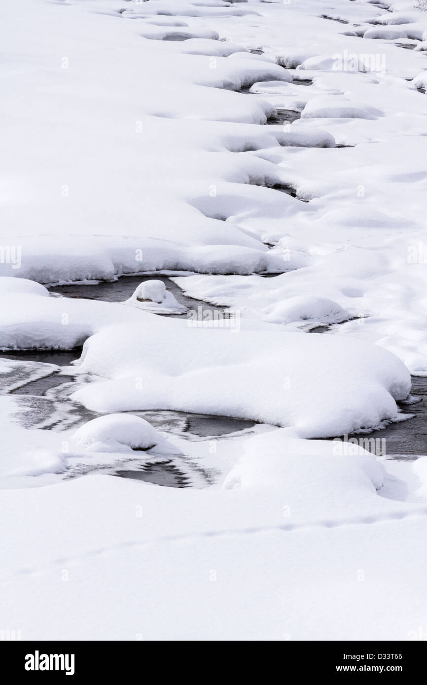 Frozen river in the middle of the winter Stock Photo - Alamy