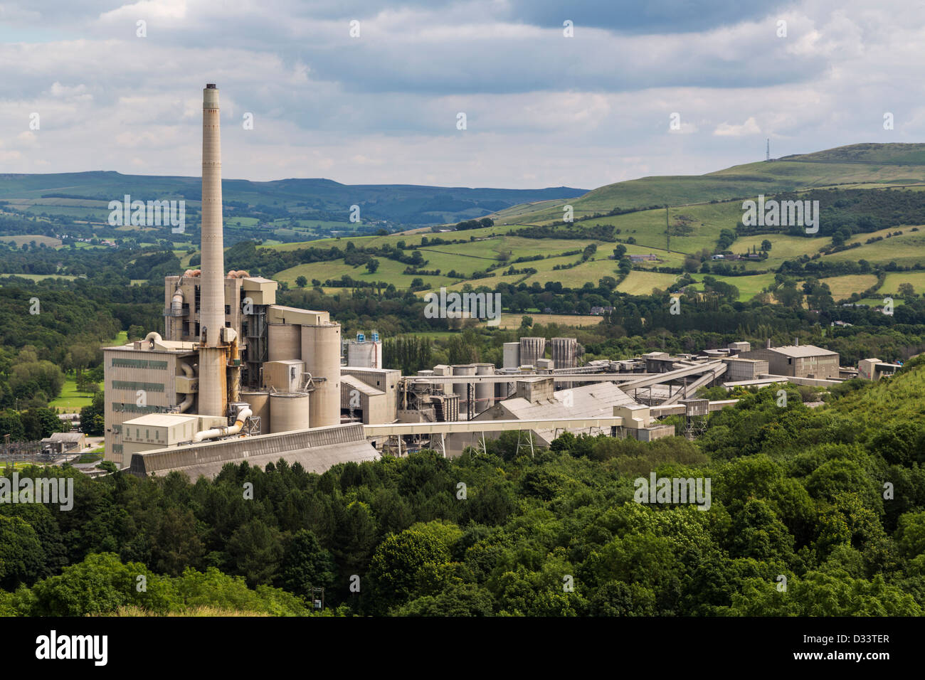 Hope Cement works near Castleton in the Peak district National Park ...