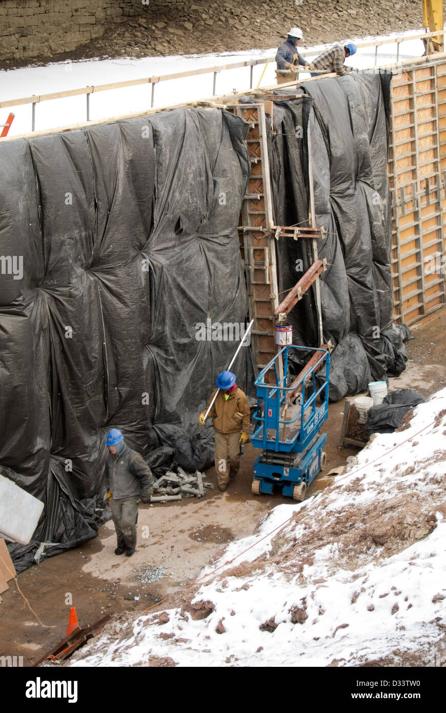 Placing retaining wall in Erie Canal Stock Photo - Alamy