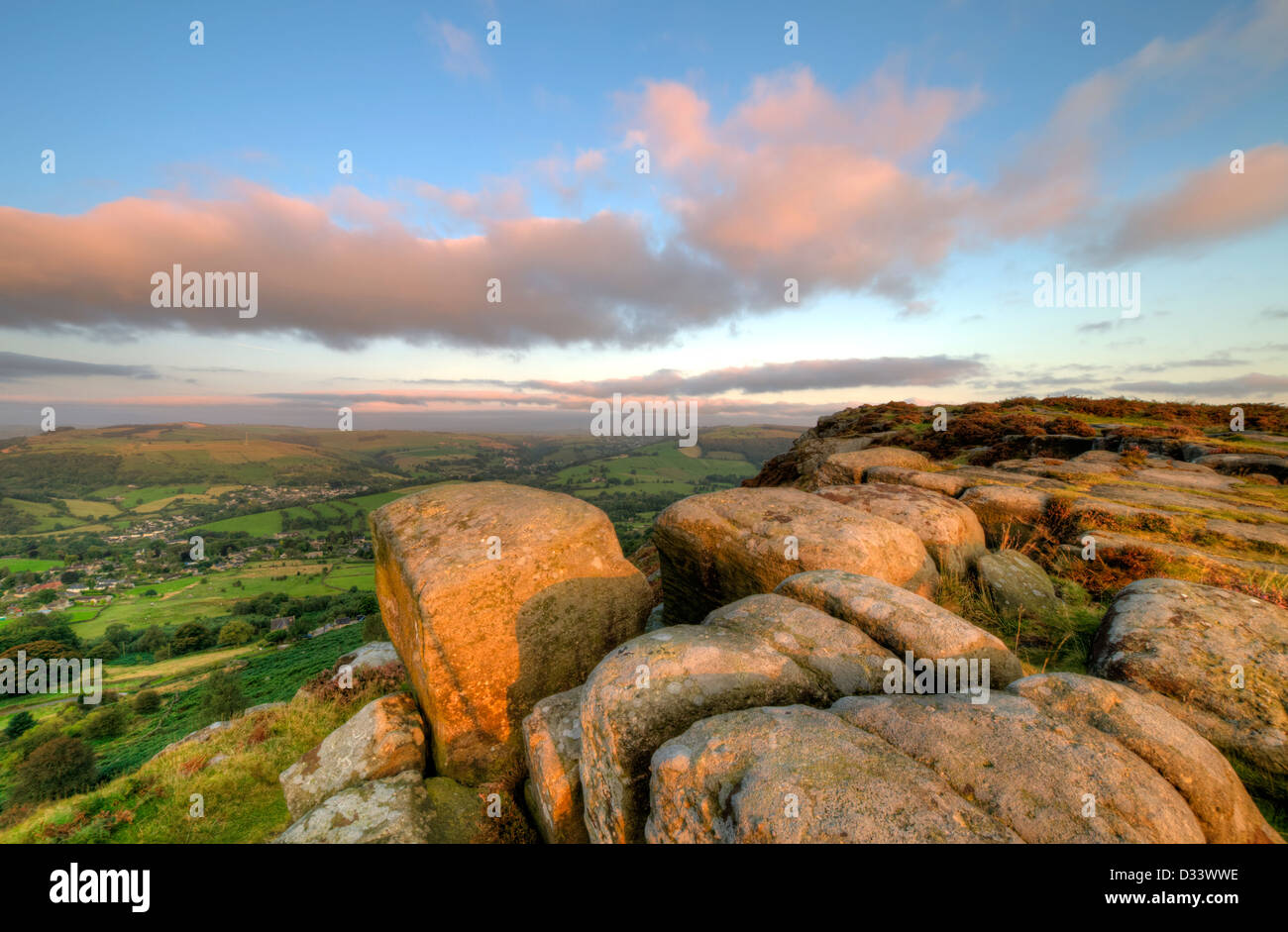 Sunrise at Curbar Edge in the Peak District, Derbyshire England UK ...