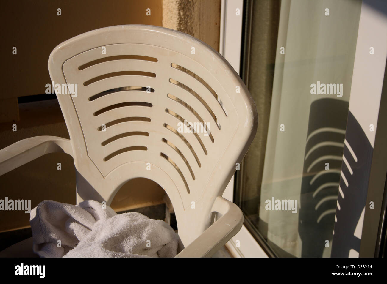 Garden chair hi-res stock photography and images - Alamy