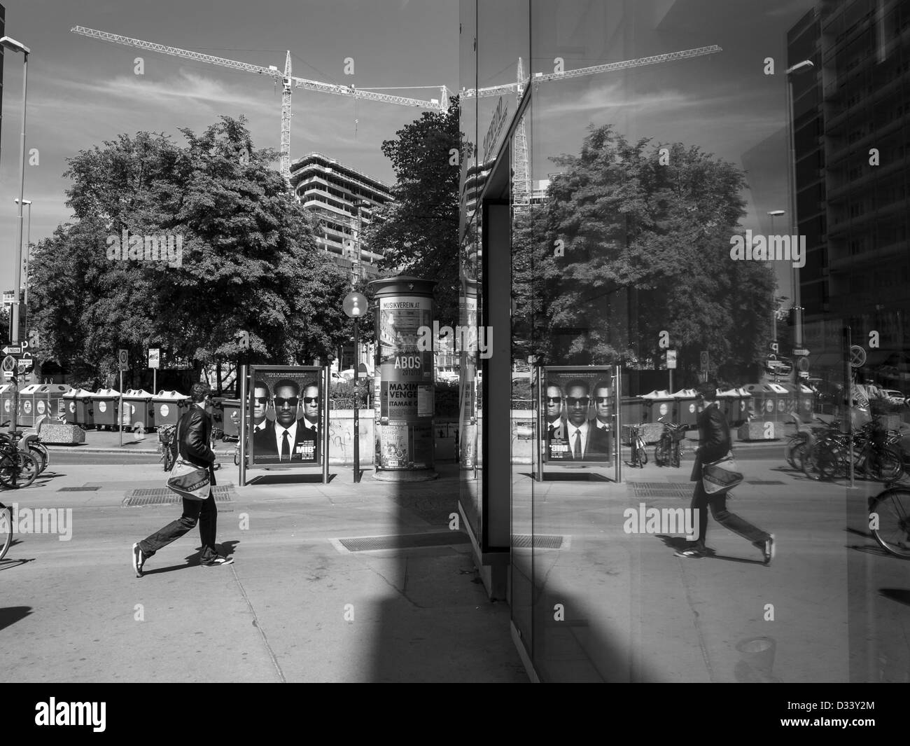 Sunny day walking in Black and White Stock Photos & Images - Alamy