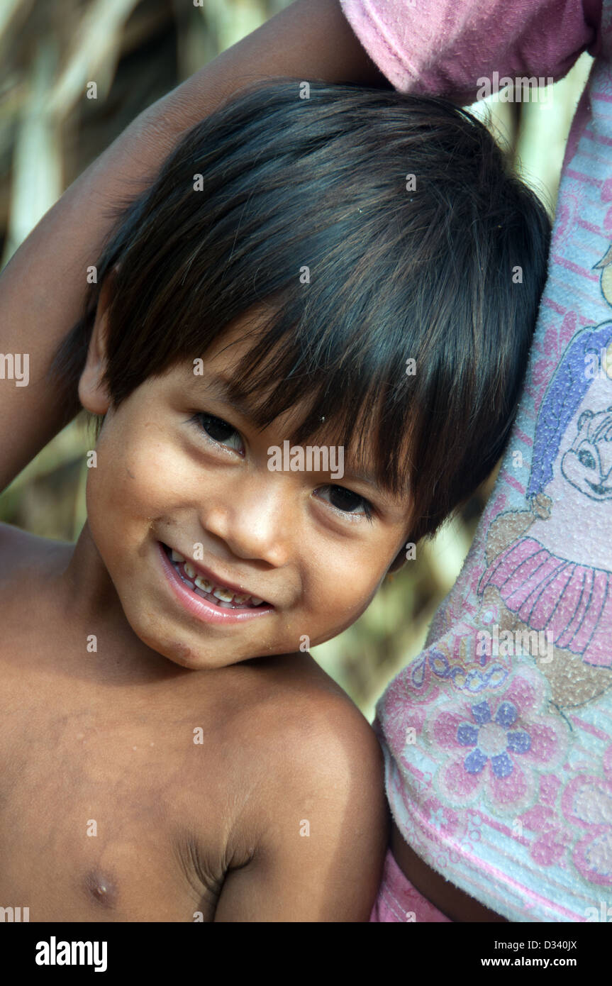 A smiling Matses Mayorunas young boy, Amazonian Peru Stock Photo - Alamy