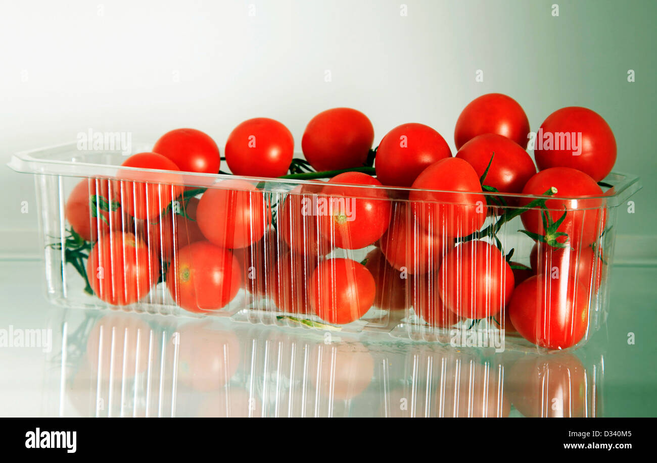 Tomato - cherry in a plastic box Stock Photo - Alamy