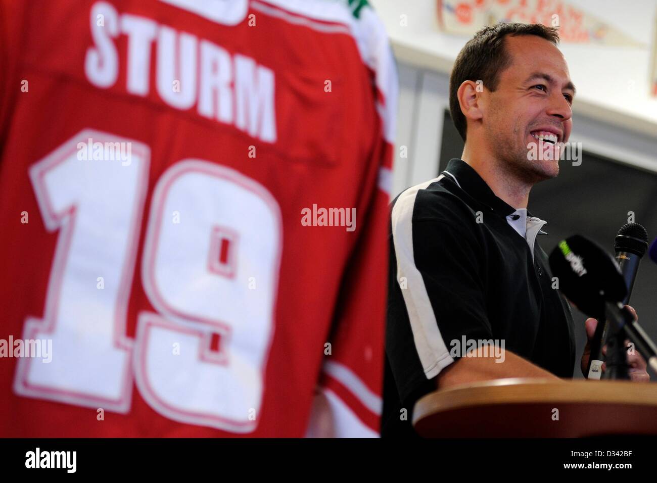 Ice hockey player Marco Sturm smiles after a press conference of German ...