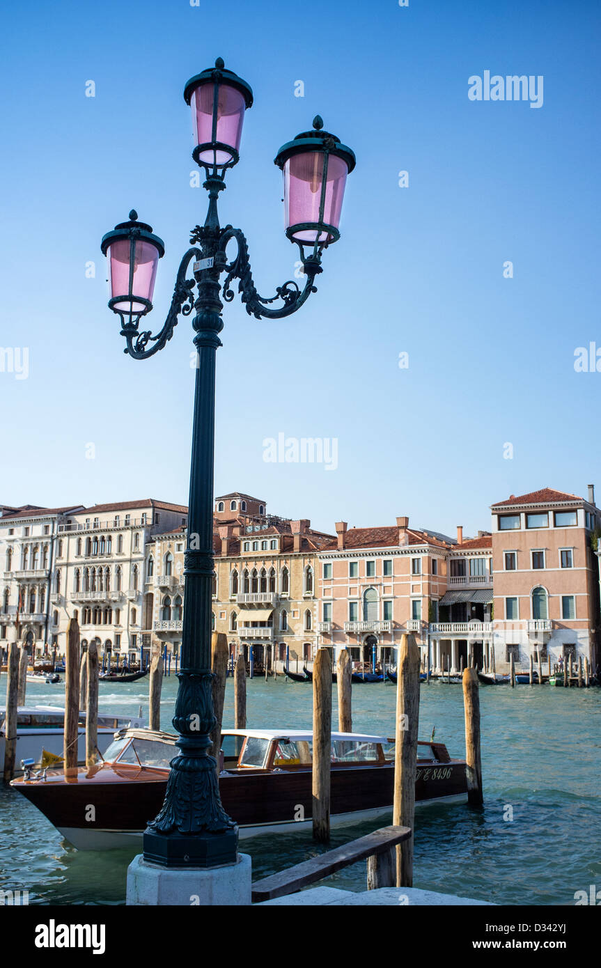 Street light lamp posts hi-res stock photography and images - Alamy