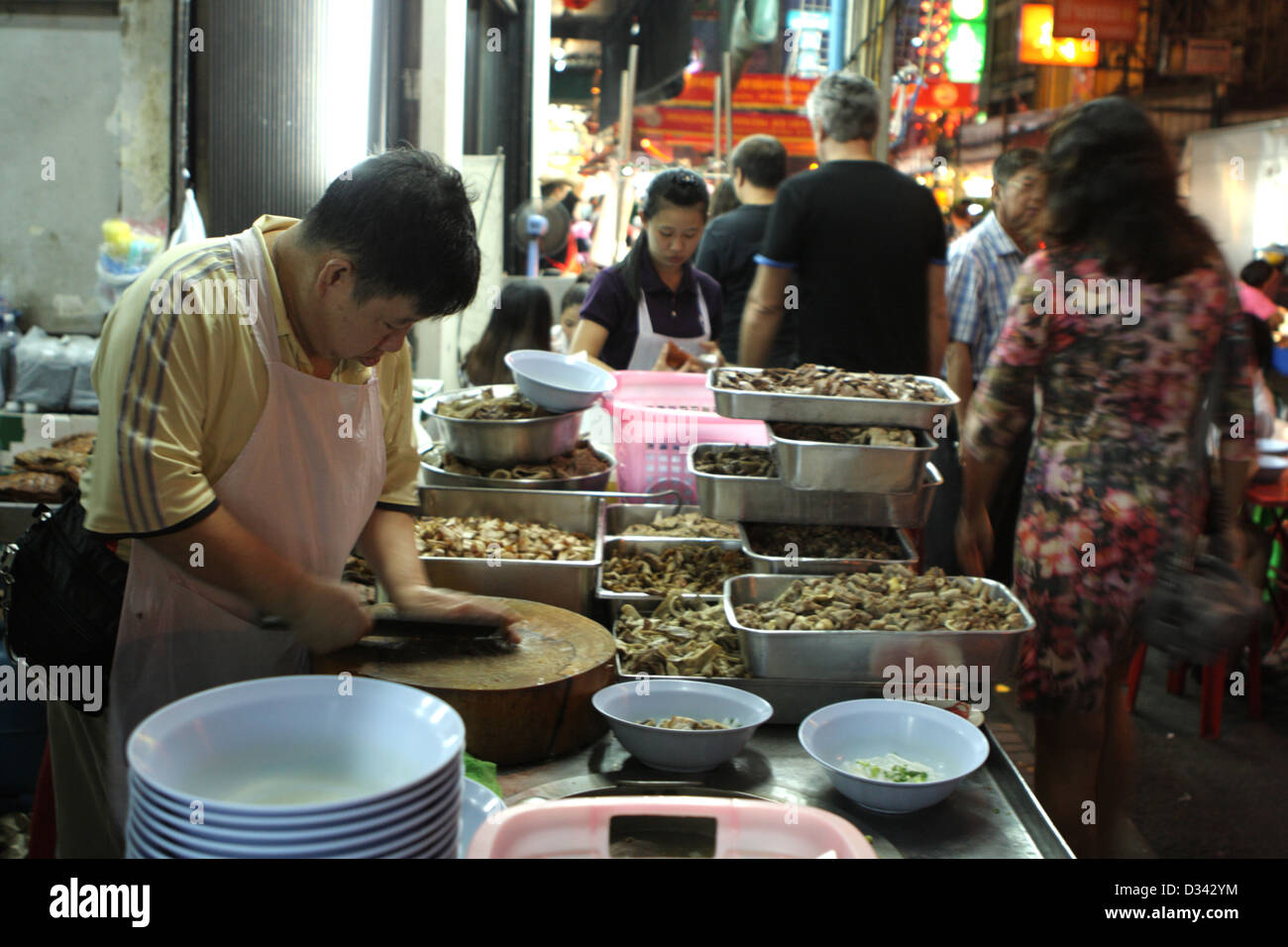 Cooking in the street hi-res stock photography and images - Alamy