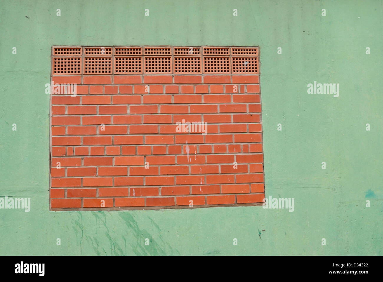 Air bricks hi-res stock photography and images - Alamy
