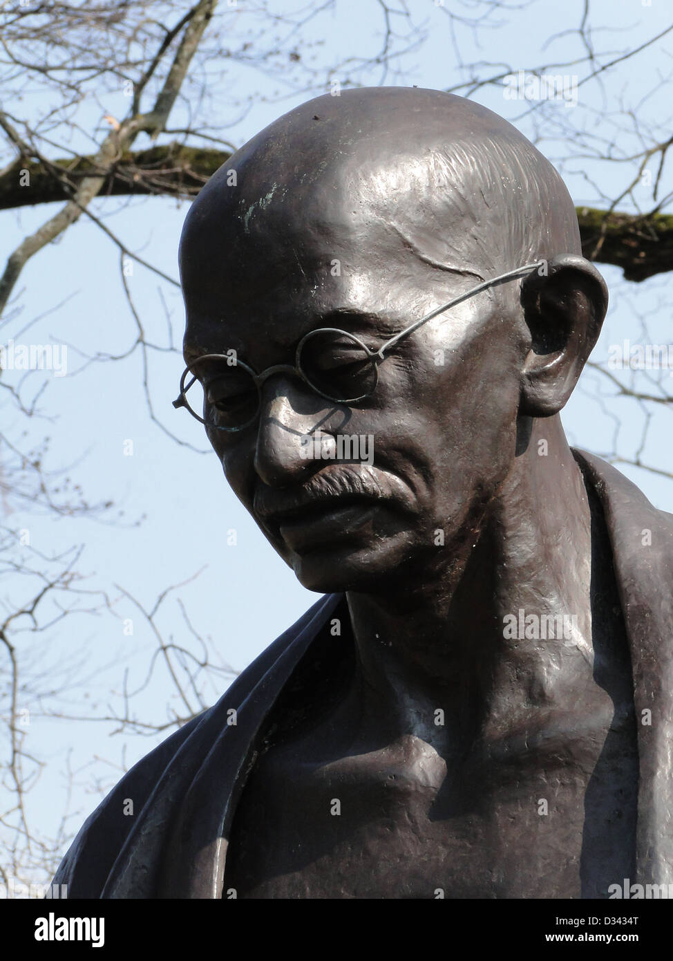 Statue of Mahatma Ghandi in a park in Geneva, Switzerland Stock Photo ...