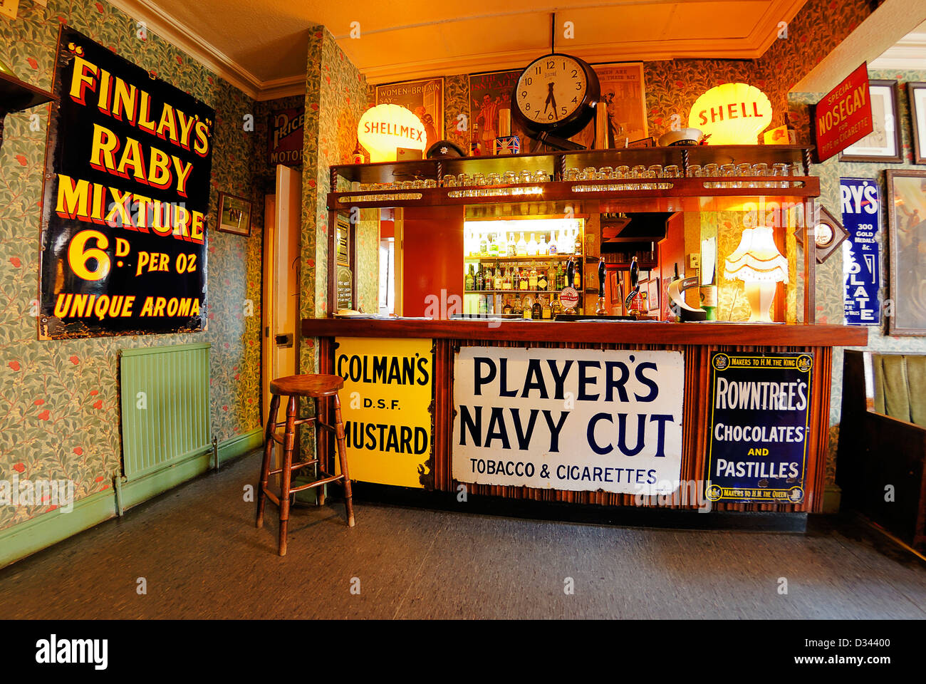 Pub memorabilia hi-res stock photography and images - Alamy