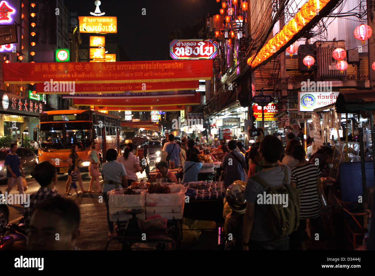 Yaowarat road bangkok hi-res stock photography and images - Alamy