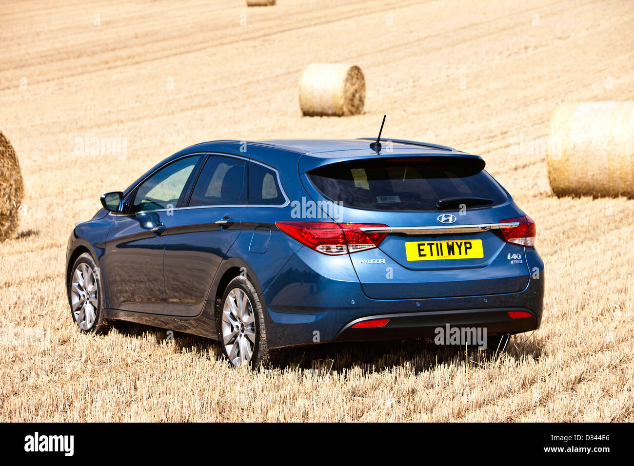 Large family car hi-res stock photography and images - Alamy