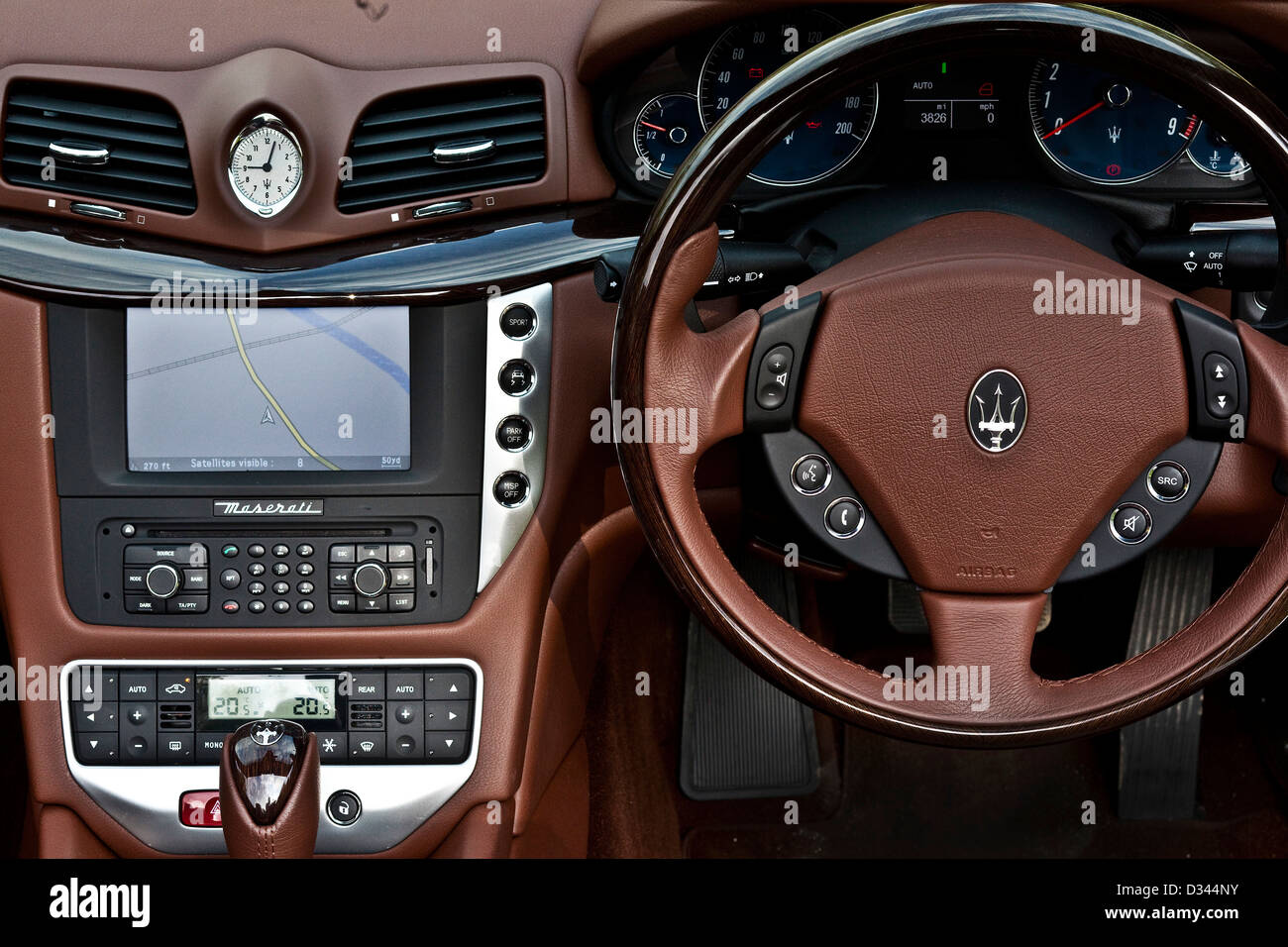 Steering wheel and dashboard in Maserati Gran Cabrio Convertible ...