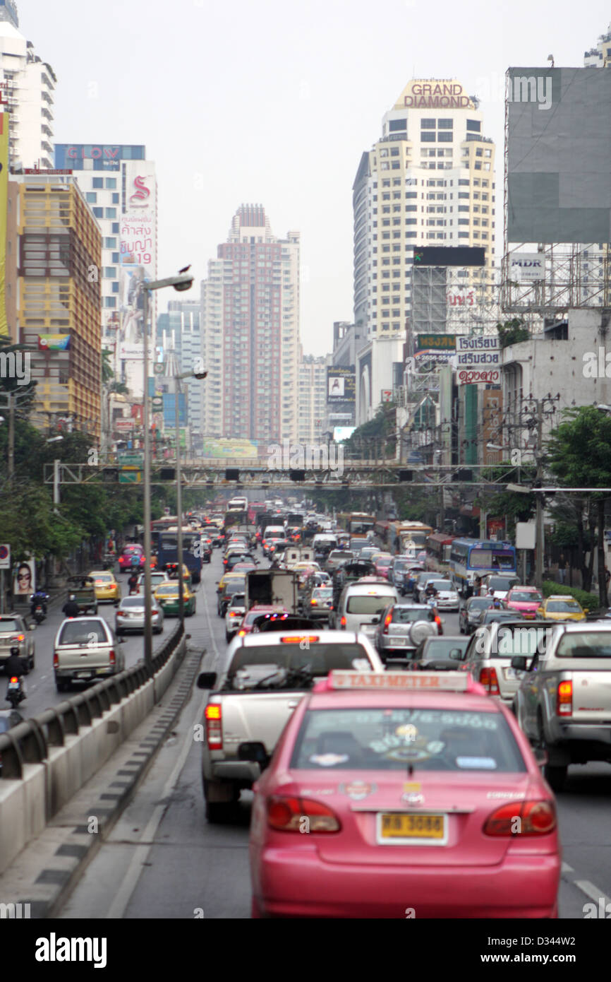 Traffic on Petchburi road in Bangkok , Thailand Stock Photo - Alamy