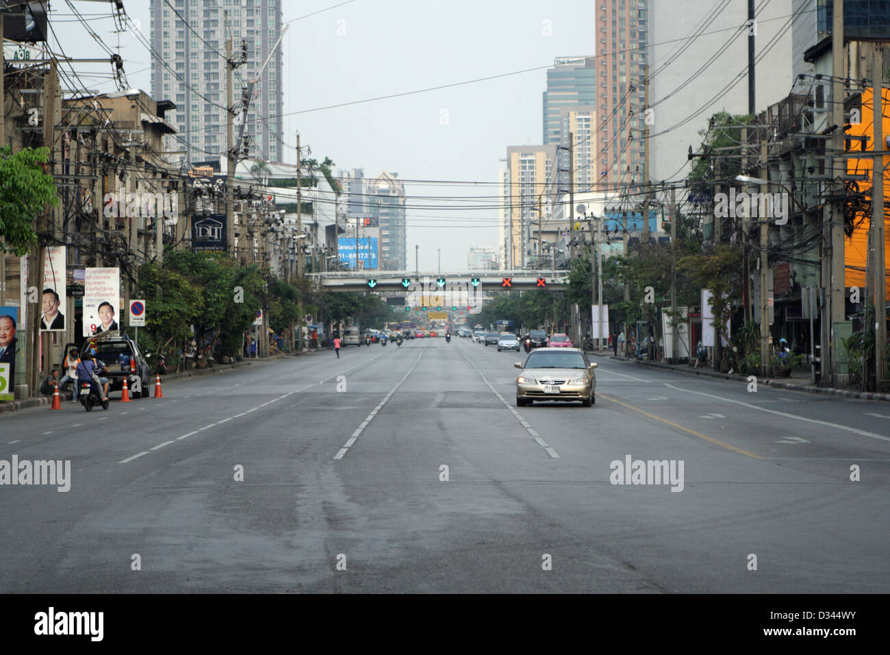 Petchburi road hi-res stock photography and images - Alamy
