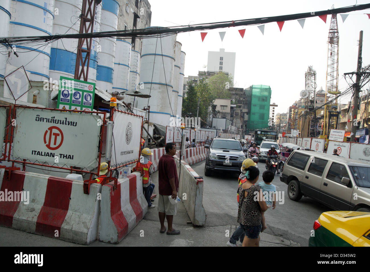 MRT construction site in Bangkok's Chinatown ,Thailand Stock Photo - Alamy